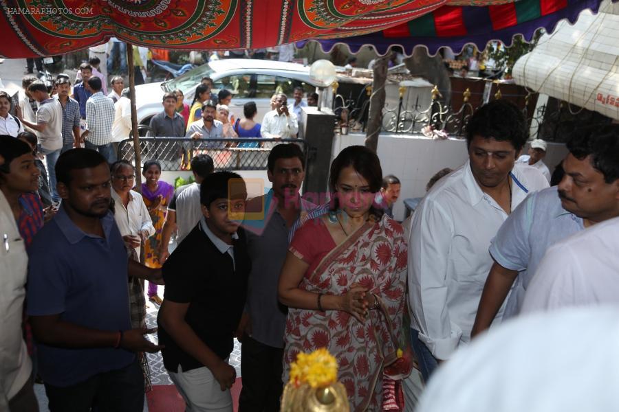 Akkineni Nagarjuna Family at sai baba Temple on 22nd May 2014 / Akkineni Nagarjuna - Bollywood ...